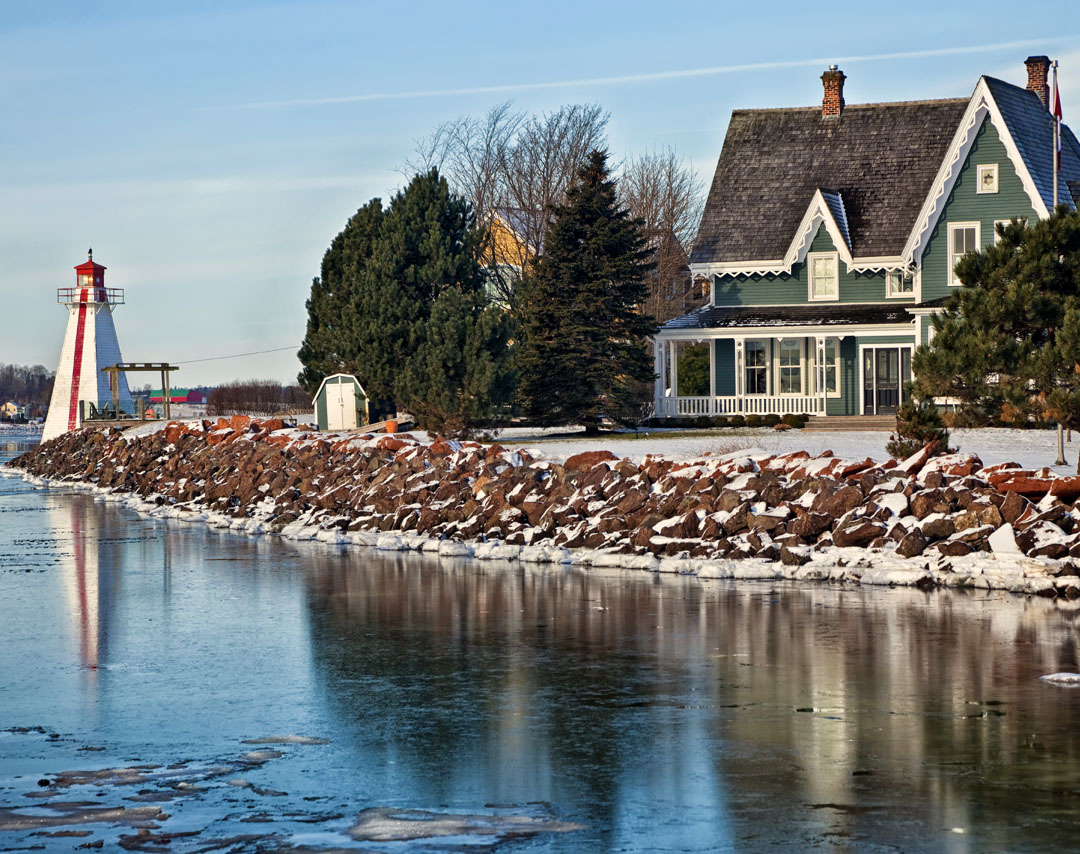 Cheap Flights from Montreal to Charlottetown, Prince Edward Island